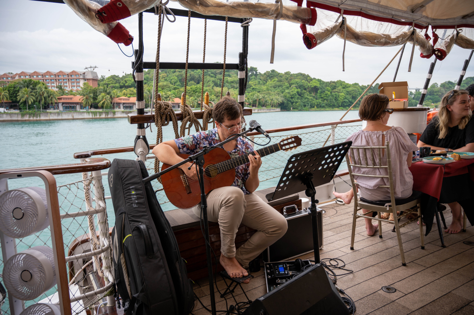 Sunset Dinner Cruise | Luxury Dine & Sail Singapore